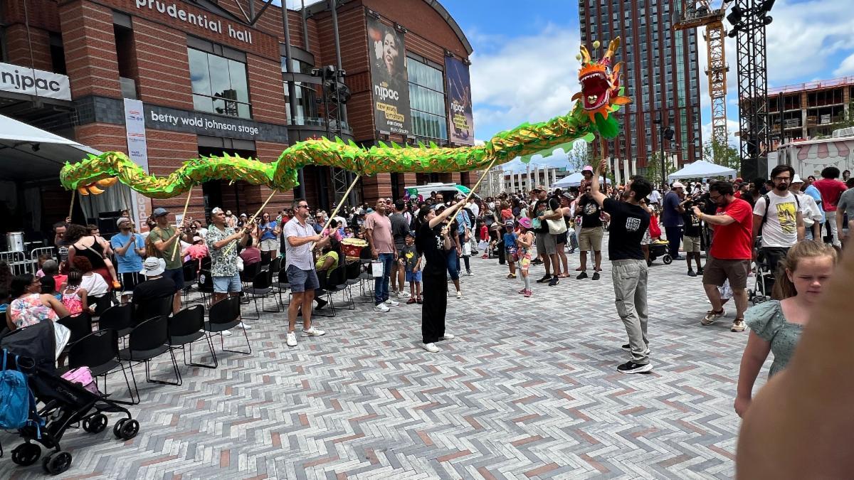Nai-Ni Chen Dance Company Dragon Procession ﻿from NJPAC to Newark Museum